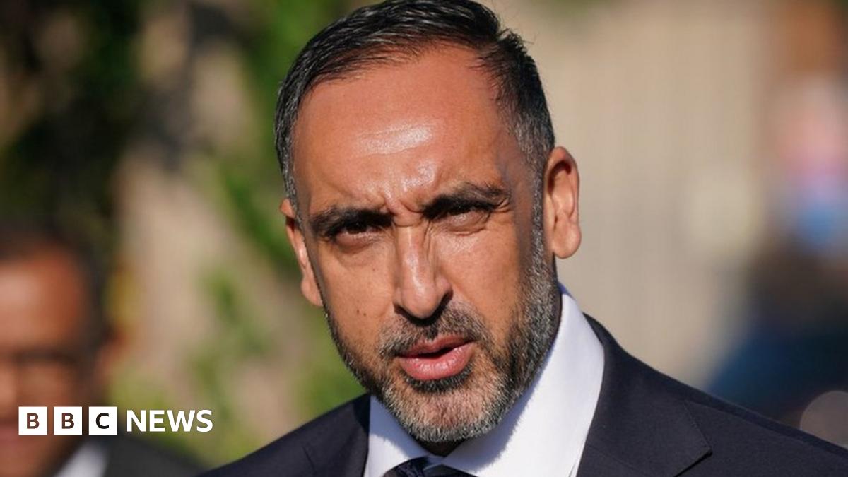 Met Police cuts ties with adviser Attiq Malik after chant video emerges ...