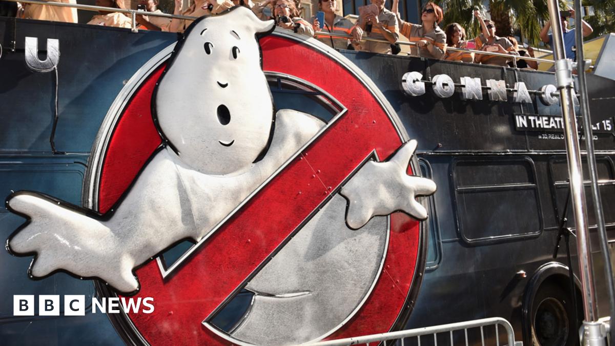 Who you gonna call? The real-life ghost hunters - BBC News