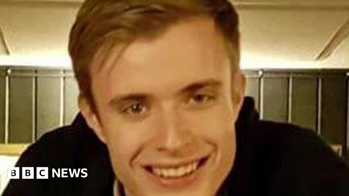 Student Liam Allan 'betrayed' after rape trial collapse - BBC News