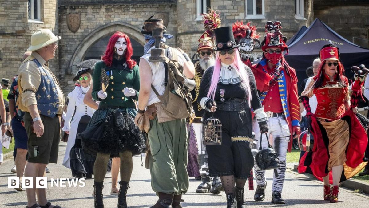 Hull set to host first steampunk festival - BBC News
