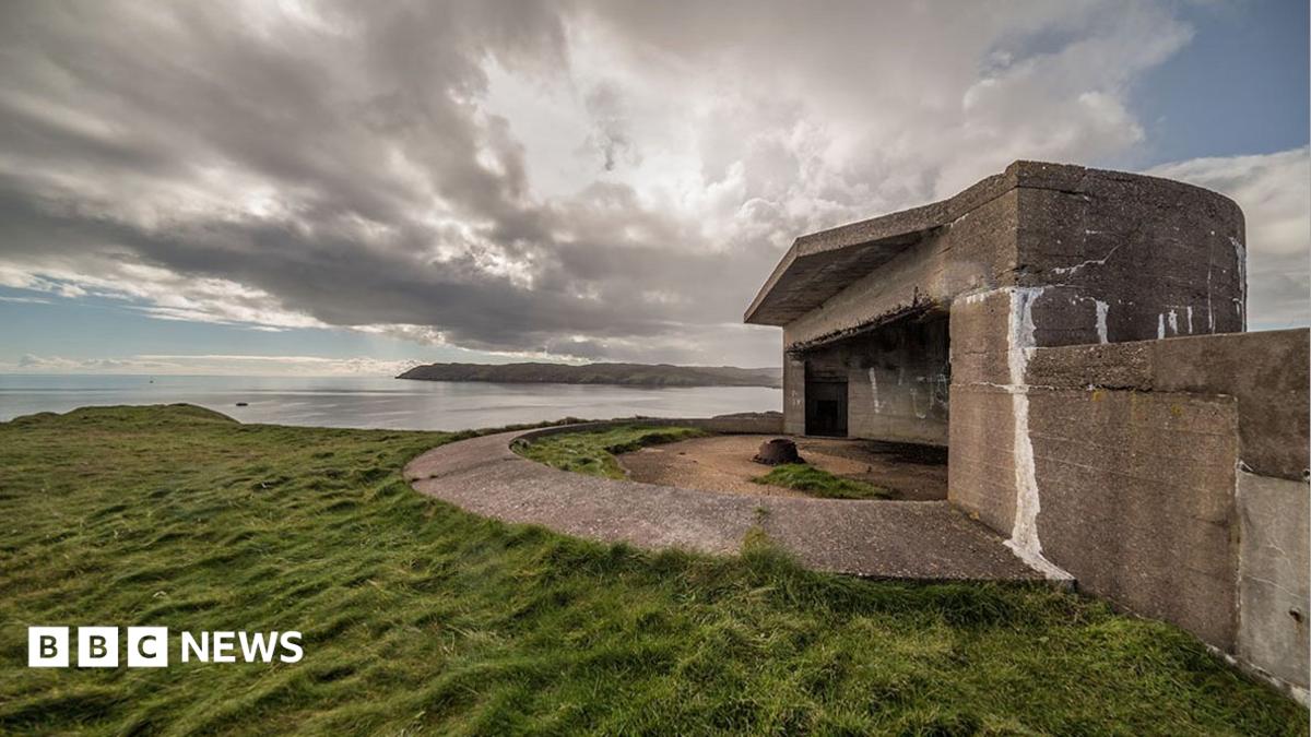 Photographs capture architecture of the Western Isles - BBC News
