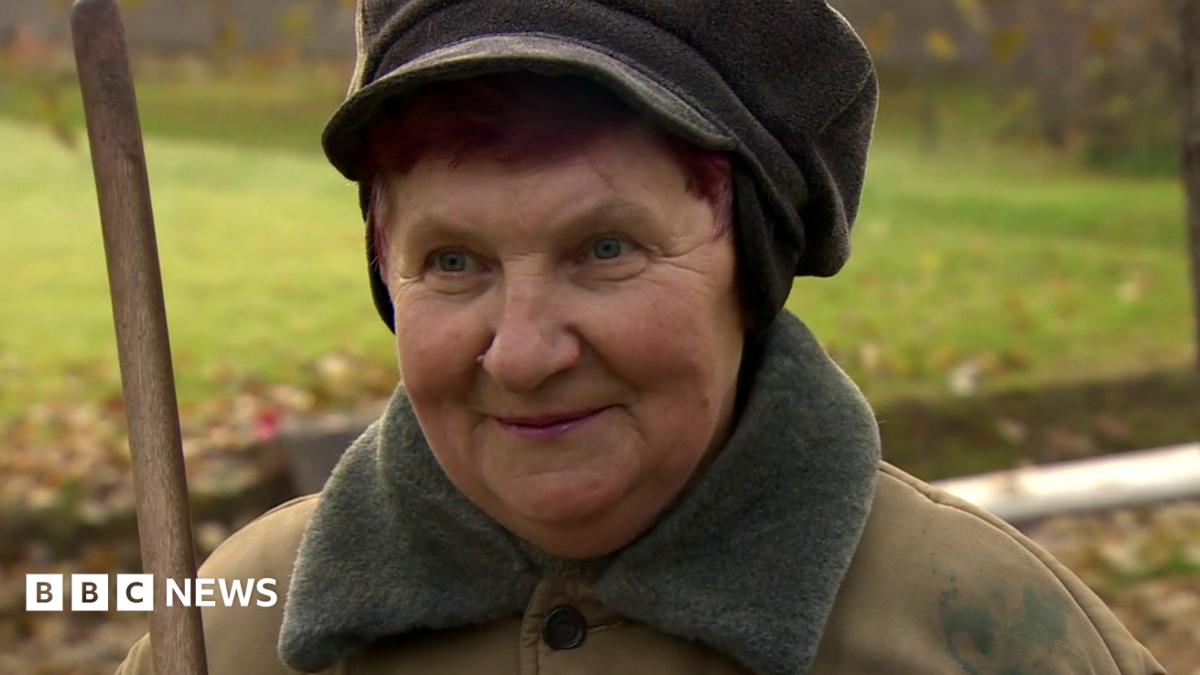 The Russians who fear a war with the West - BBC News