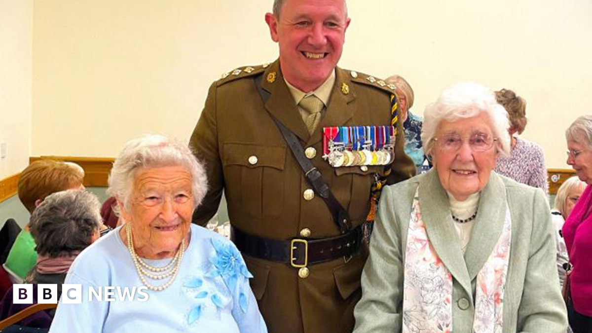 Port Talbot: Bletchley Park codebreakers finally meet at 100 - BBC News