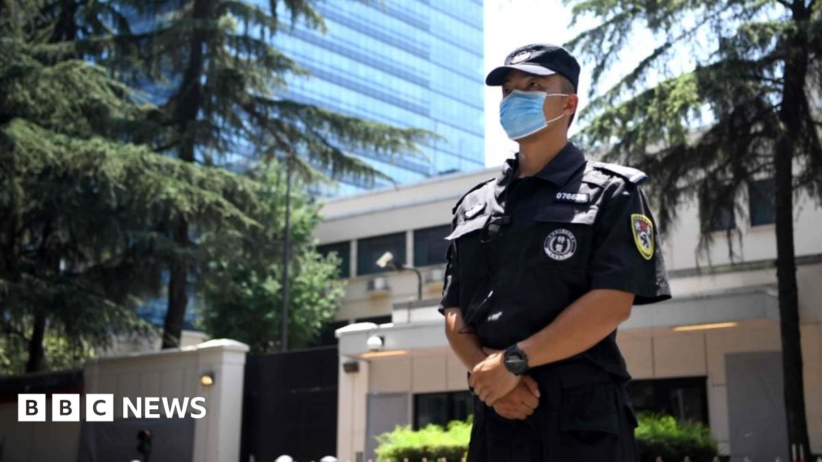 Chengdu: US leaves consulate amid row with China - BBC News