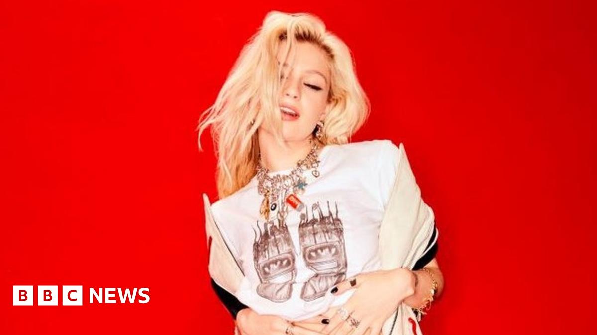 Album chart breakthrough incredible, says pop singer Dylan - BBC News