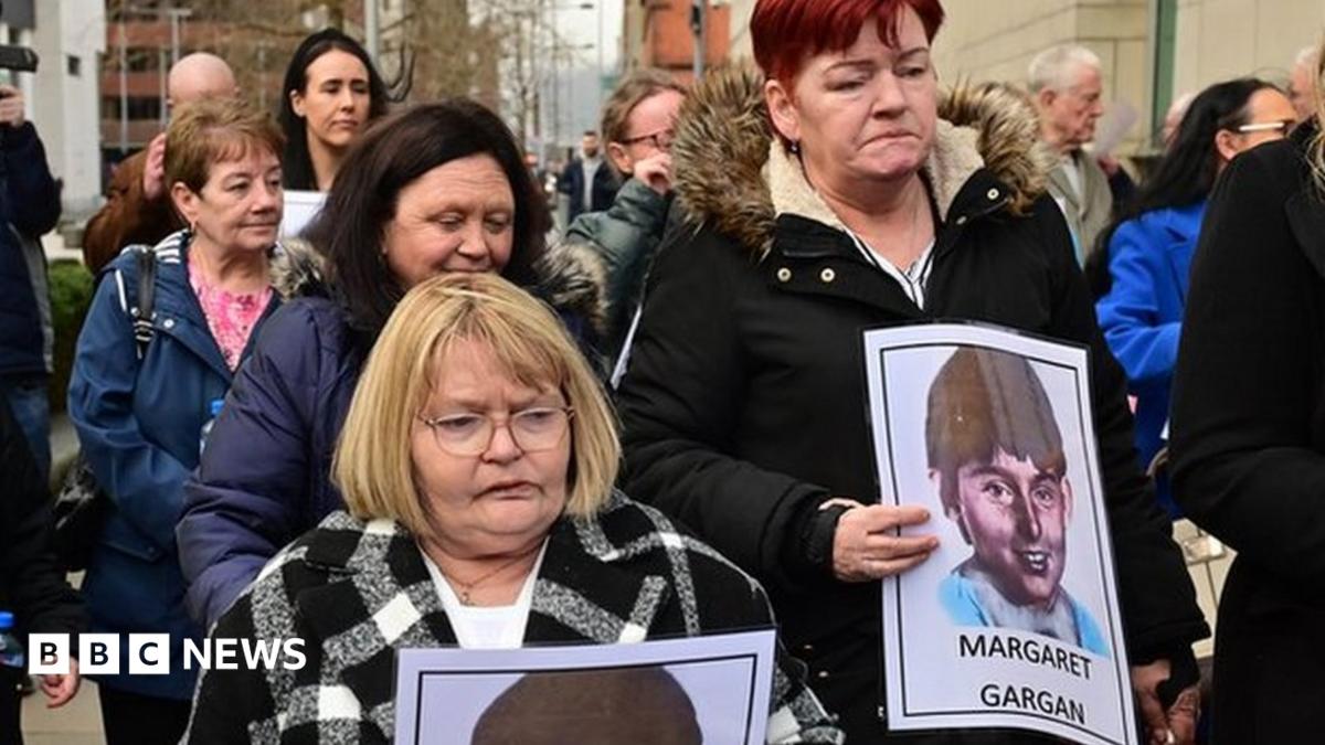 Springhill: Inquest into 1972 west Belfast shootings opens - BBC News