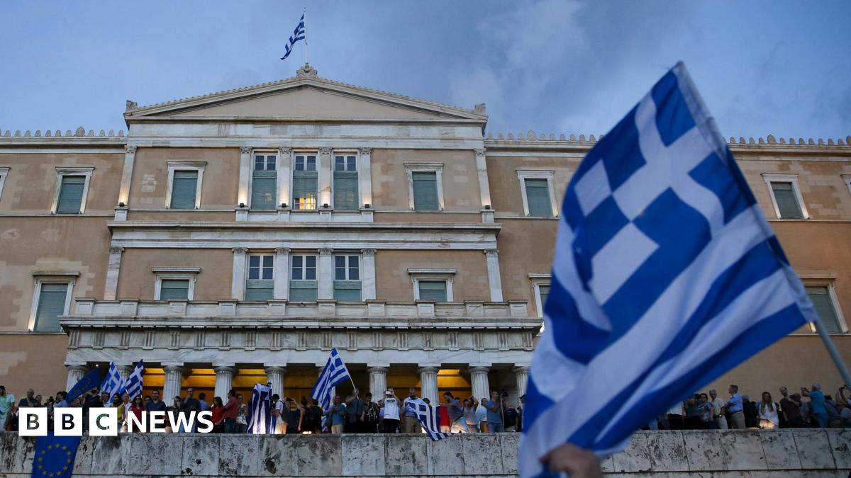 Greece needs to seize 'last opportunity' for deal - BBC News