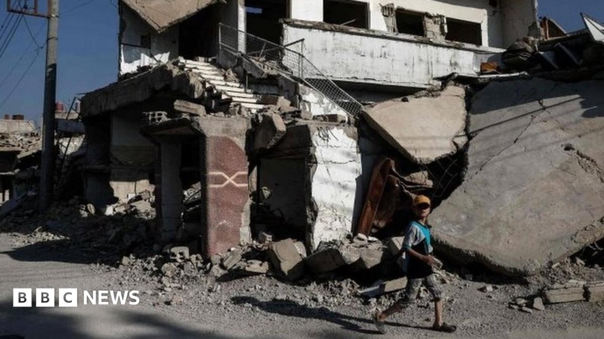 Syria safe zones: Fighting 'eases' as plan takes effect - BBC News