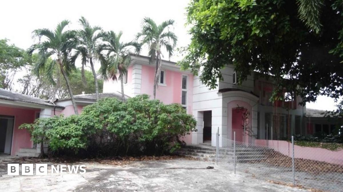 Drug lord Pablo Escobar's Florida mansion razed - BBC News