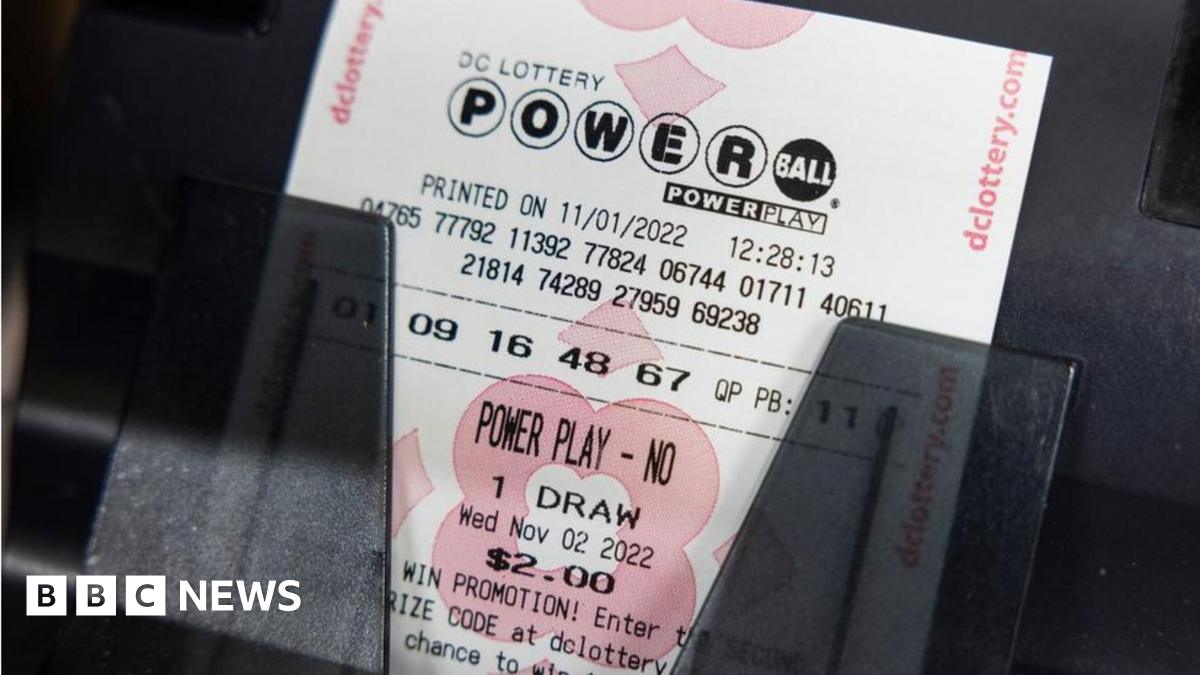 Powerball lottery winner faces lawsuit alleging ticket theft - BBC News