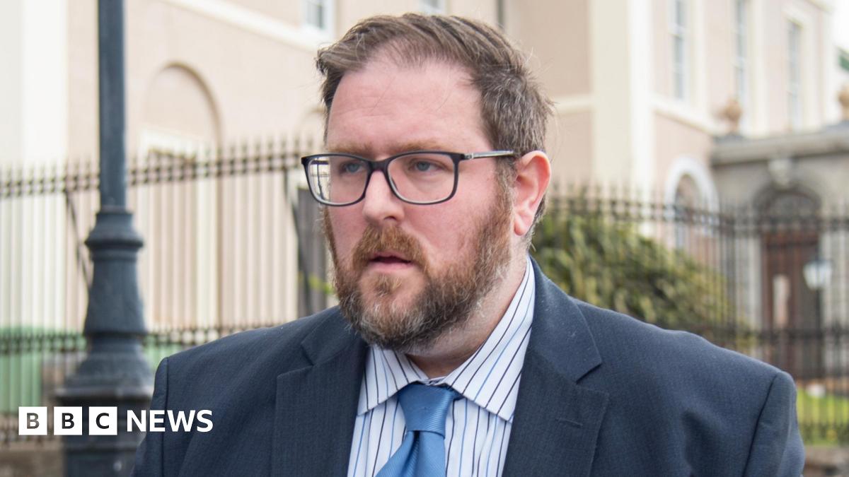 Alan Trevor Campbell: Calls for sentence given to paedophile GP to be reviewed - BBC News