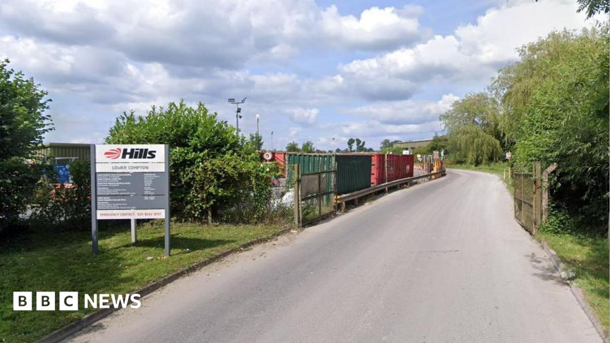 'Landfill site could be causing Calne's eggy smell' - BBC News