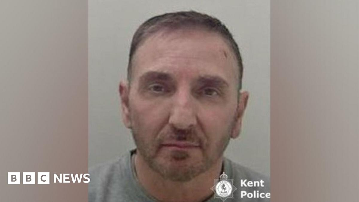 Kent: Killer given life sentence for screwdriver stabbing - BBC News