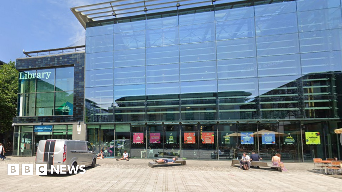Brighton: Jubilee Library honours anniversary on World Book Day - BBC News