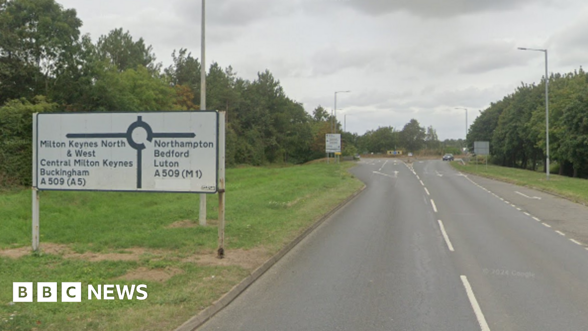Milton Keynes crash victim's family thank public for support - BBC News
