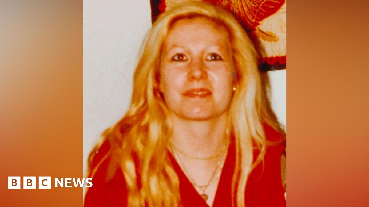 Carol Clark: Man arrested for second time in 1993 cold case - BBC News