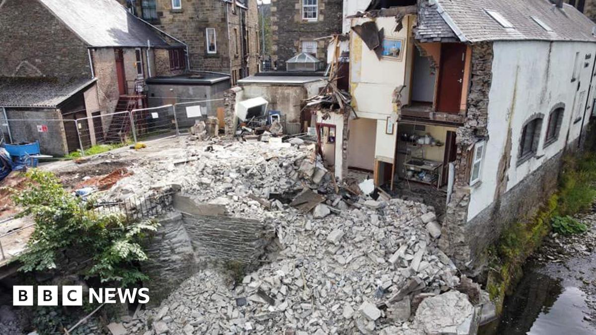 Hawick braces for first winter test of new flood protections - BBC News