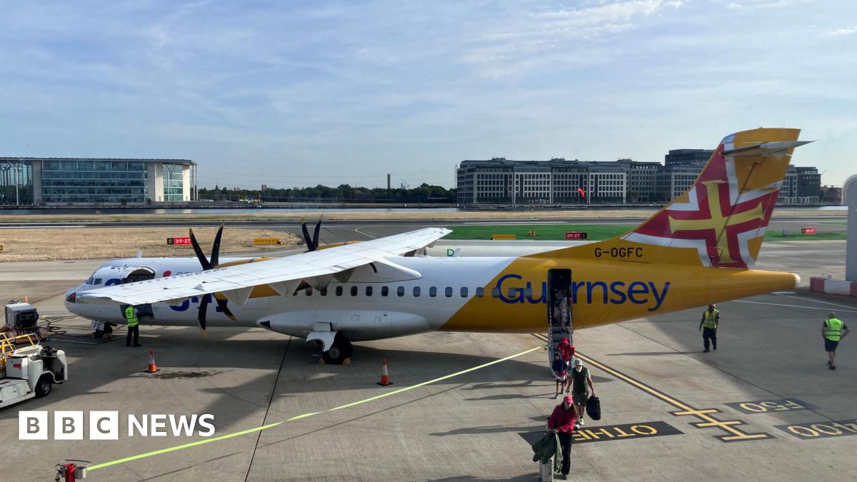 Guernsey government launches review of Aurigny disruption - BBC News