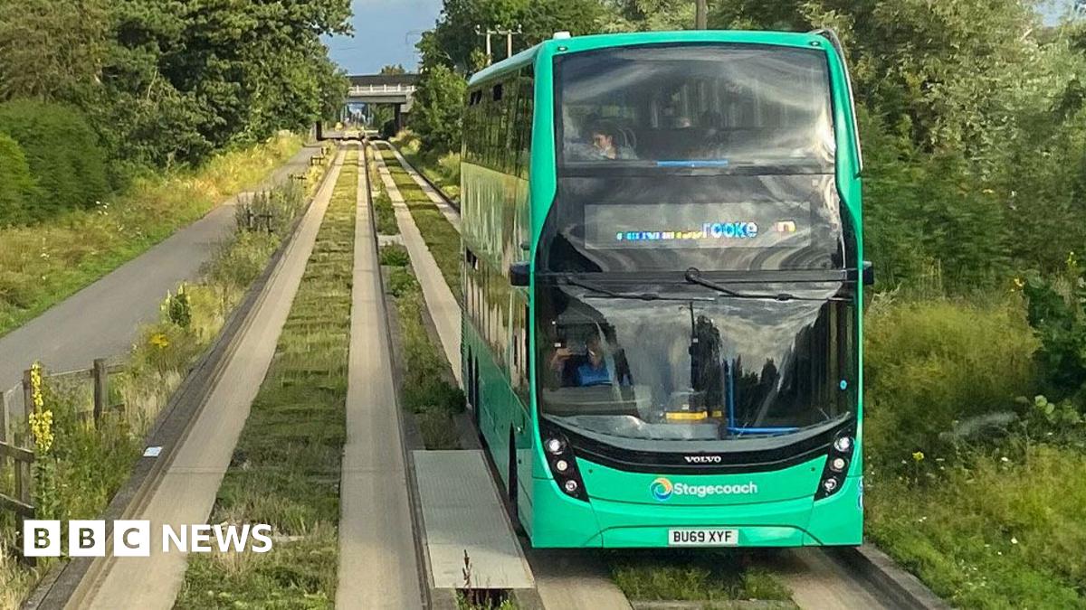 Cambridgeshire's guided busway and its fatal flaws - BBC News