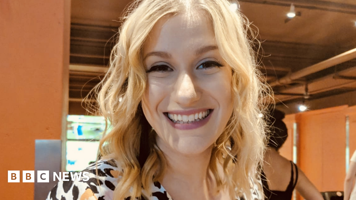 HPV vaccine stops 90% of cervical cancer cases - BBC News