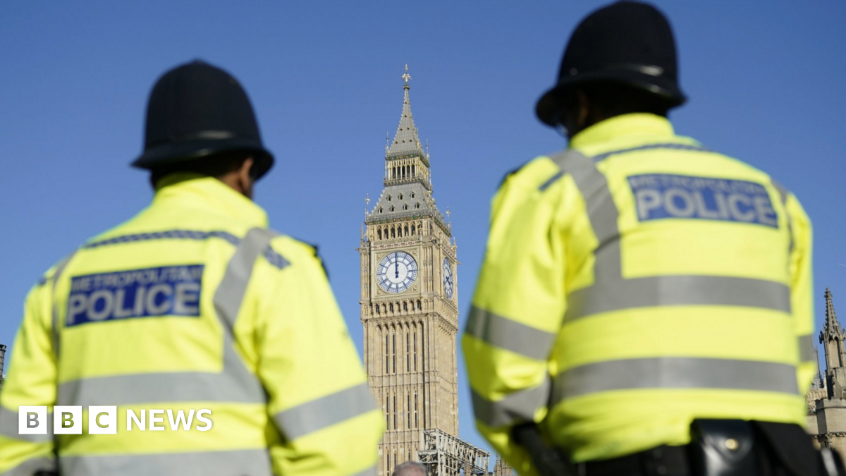 Met Police staff plan six more days of strikes in row over pay - BBC News