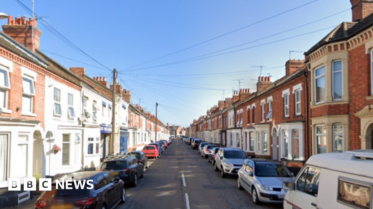 Inspector approves Northampton HMO plan after council refusal - BBC News