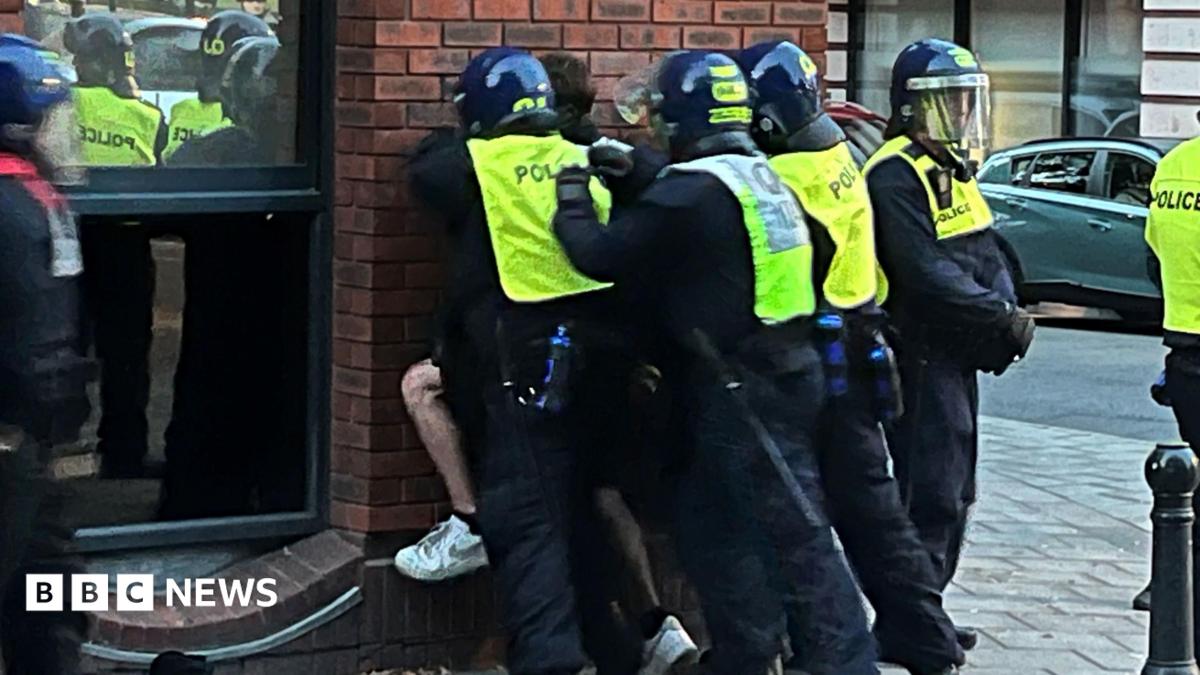 Bristol: Police release images as part of disorder investigation - BBC News