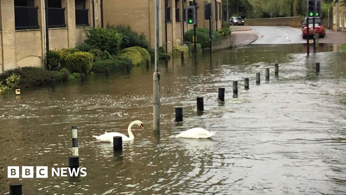 'Wettest-ever September' recorded for flood-hit areas - BBC News