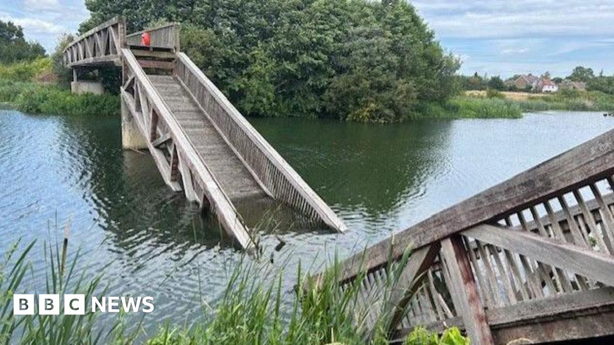 People warned not to jump off collapsed Taplow bridge - BBC News