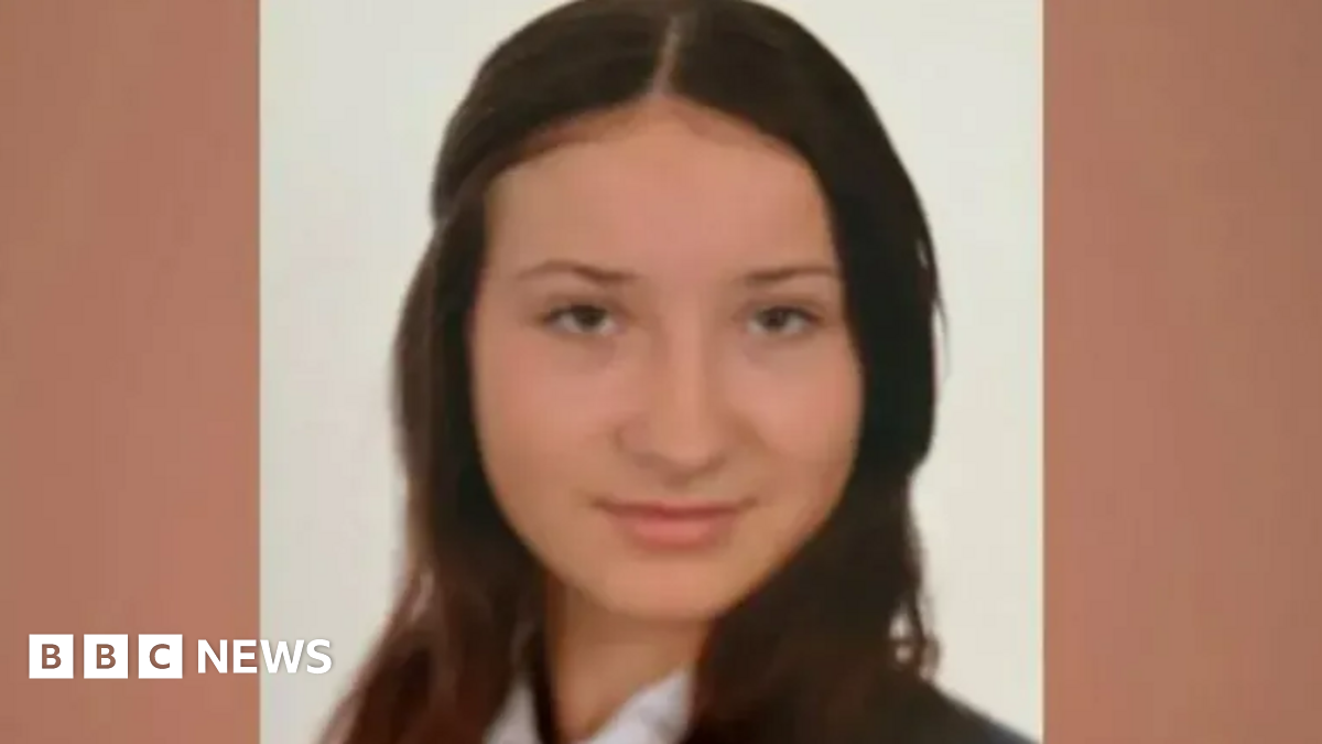 Scarlett Vickers: Murder charges against mother dropped - BBC News