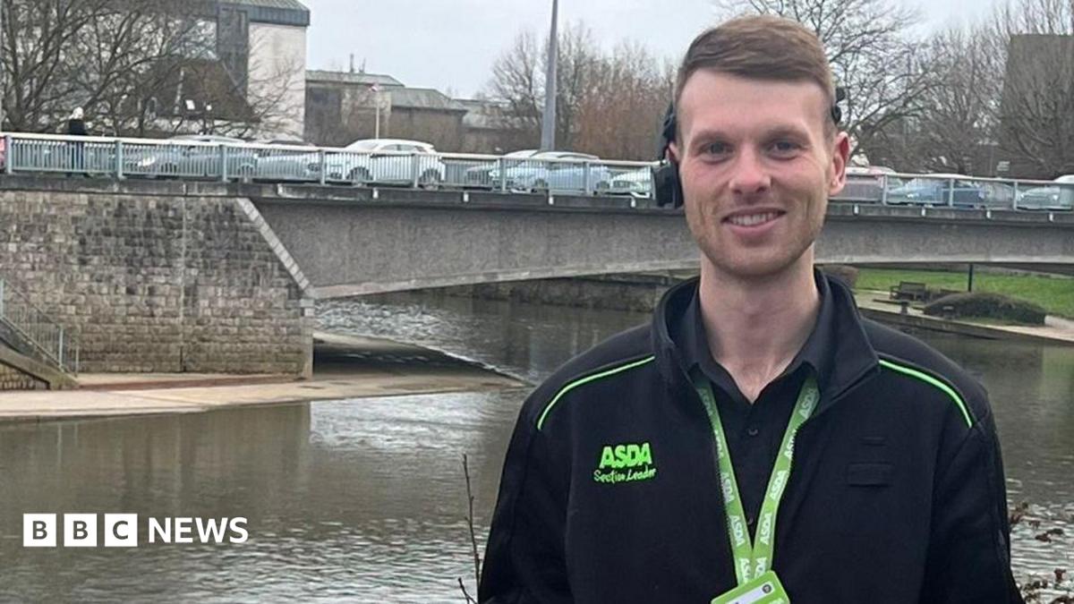 Asda employee saves man from drowning in River Medway - BBC News