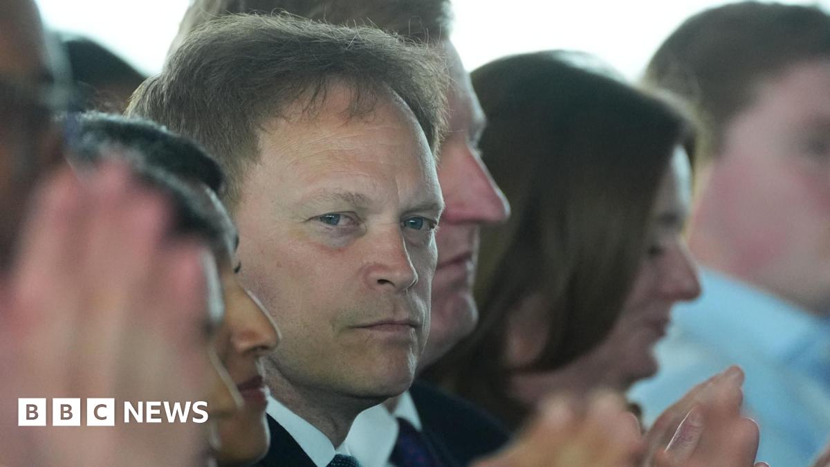 Why Grant Shapps is warning about a Labour 'super-majority' - BBC News