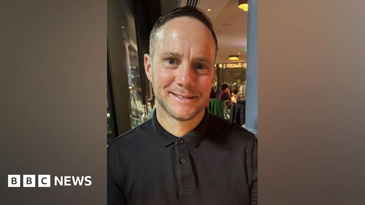 Family pay tribute to Oasis fan Lee Claydon who died at Wembley - BBC News