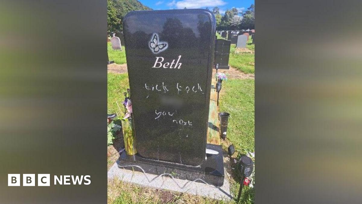 Bedlington teenager's gravestone daubed with graffiti - BBC News