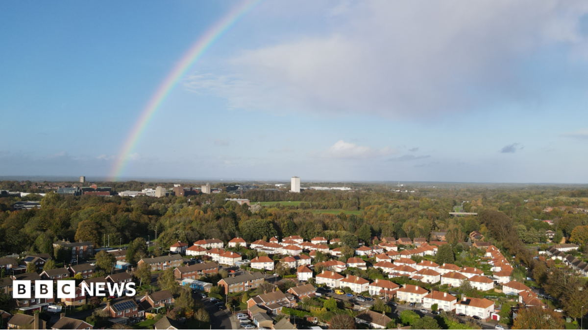 Basingtoke memories wanted to mark 50 years of borough - BBC News