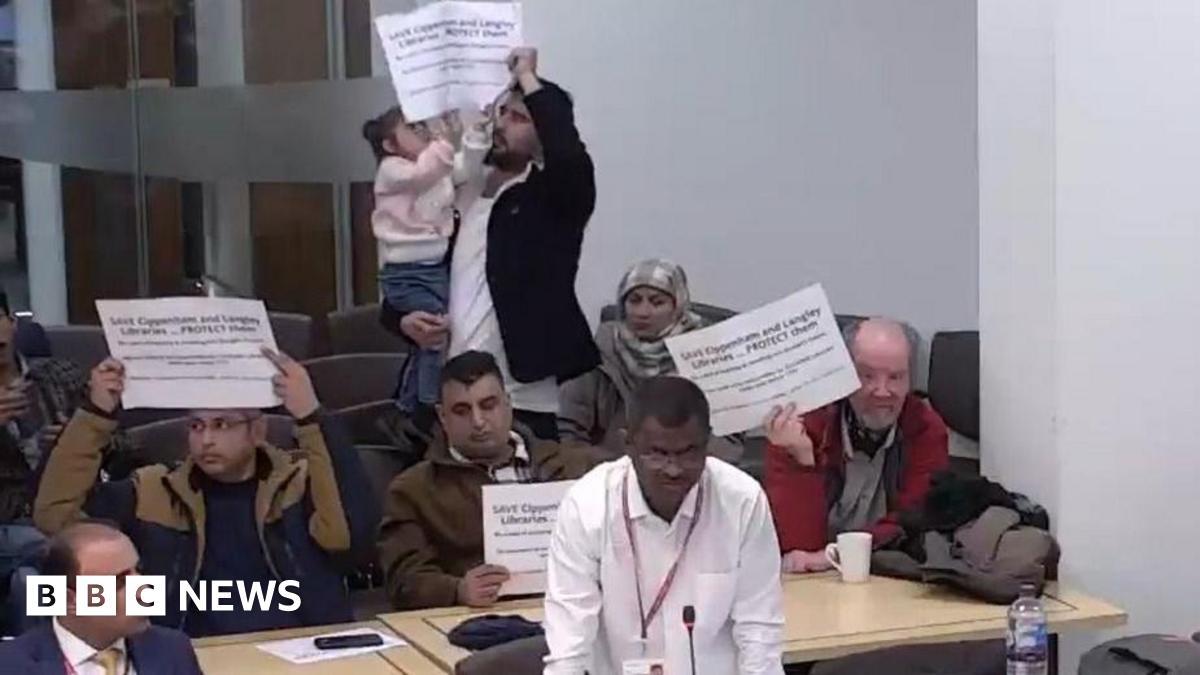 Slough: Bid blocked to protect Langley and Cippenham libraries - BBC News