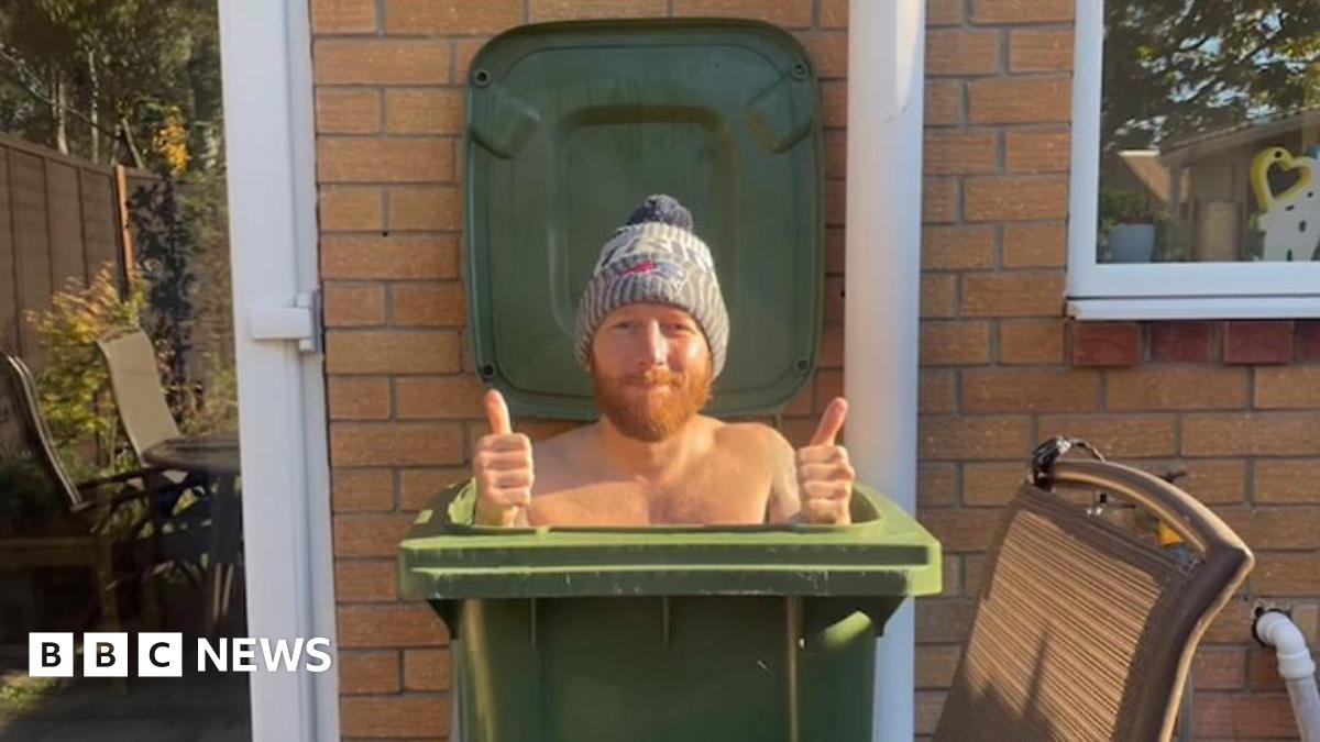 Why Lincoln's cold water swimmers love to brave icy conditions - BBC News