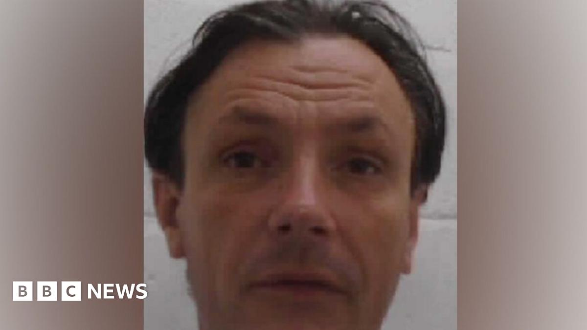 Escaped inmate from Spring Hill Prison 'should not be approached' - BBC ...