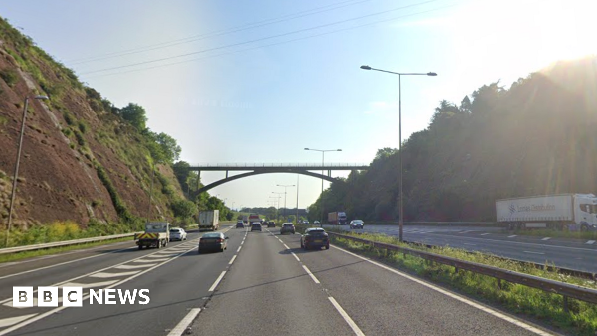 Exeter M5 lanes reopen after crash - BBC News
