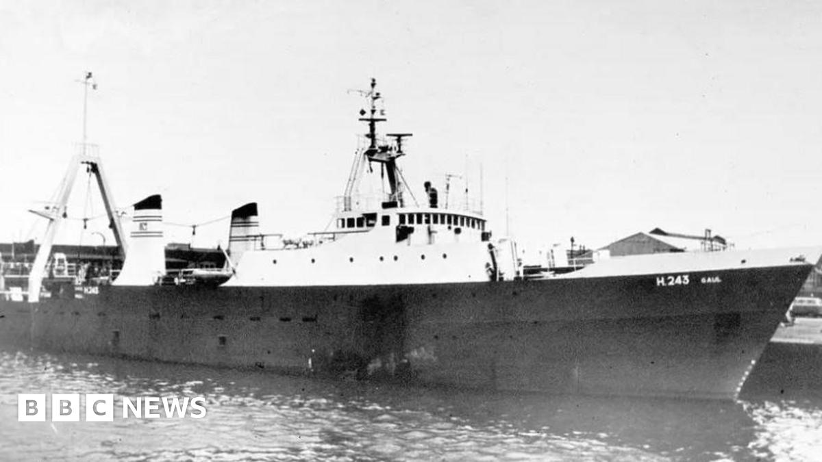 Hull's 6,000 lost trawlermen to be remembered at services - BBC News