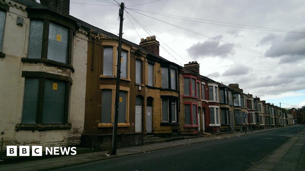 Thousands apply to buy Liverpool homes for just £1 - BBC News
