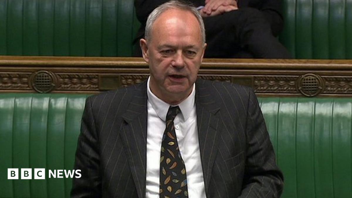 Former Aberdeen MP Frank Doran dies aged 68 - BBC News