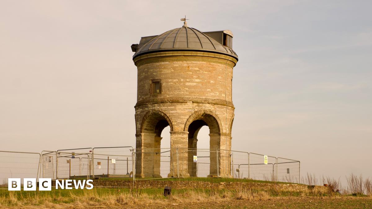 Sail installation to start at much-loved Chesterton Windmill - BBC News