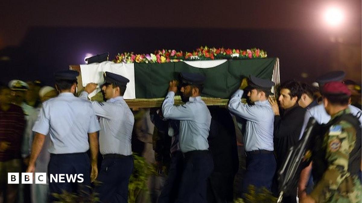 Pakistan female fighter pilot Marium Mukhtiar mourned after crash - BBC ...