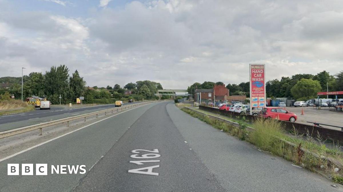 A162 Knottingley crash: Woman hit by lorry while crossing road - BBC News