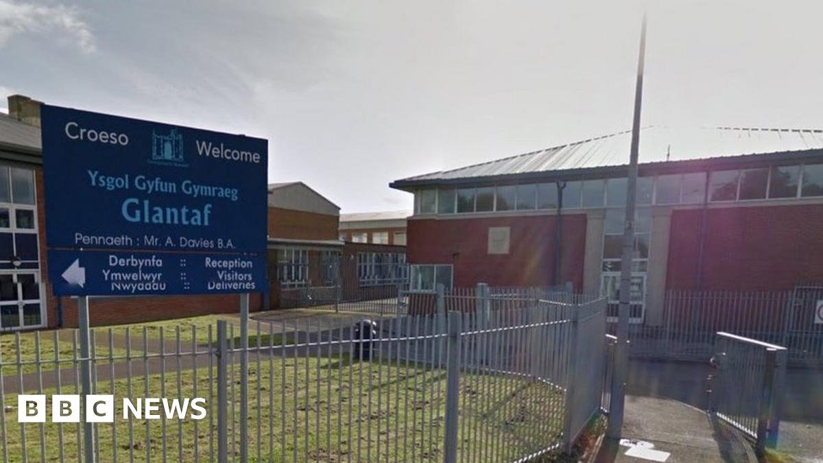 Tribute paid to Ysgol Glantaf schoolgirl Emily Stickells - BBC News