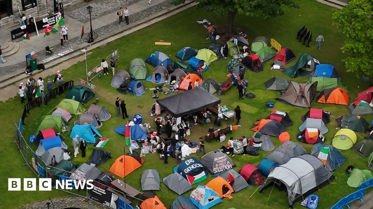 Dublin: Trinity College Dublin protest camp to end - BBC News