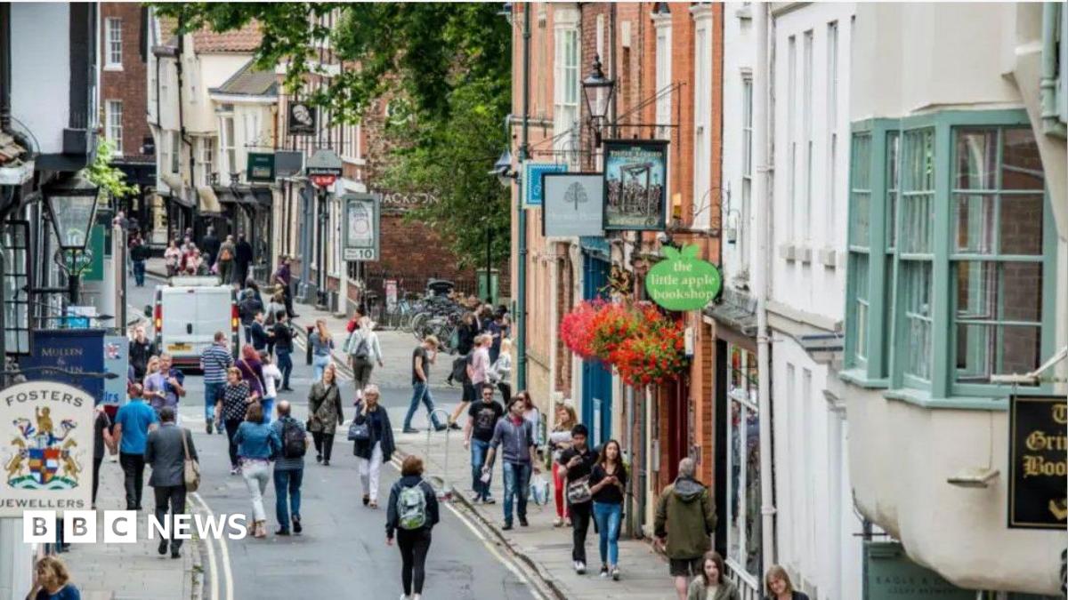 York and North Yorkshire's elected mayor backs tourist tax calls - BBC News