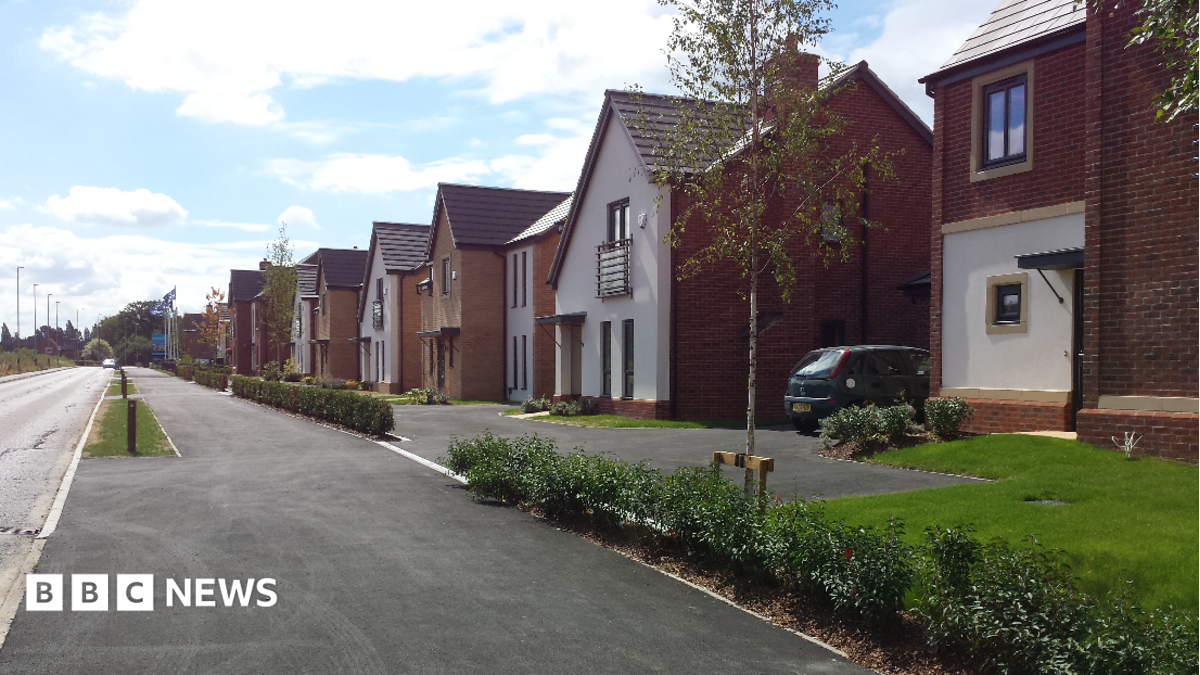 Ashton Green: Developer chosen for hundreds of Leicester homes - BBC News