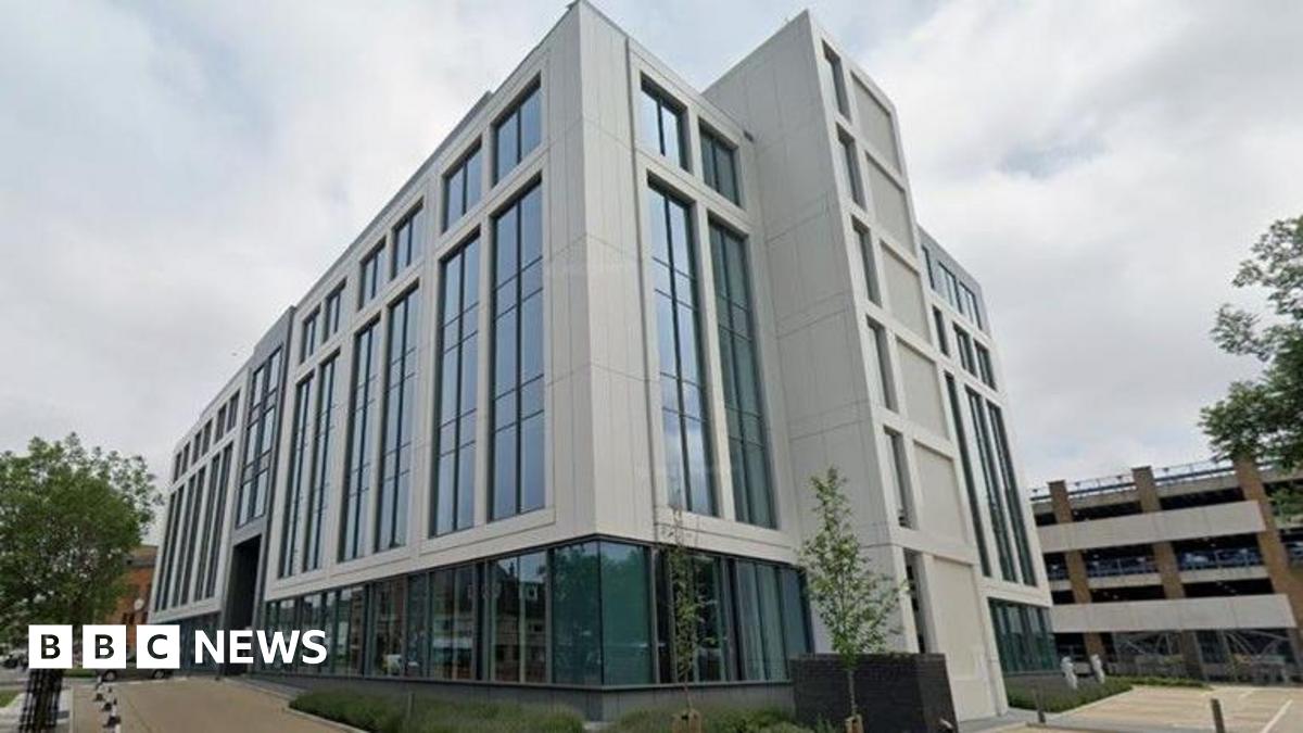 Slough Borough Council to close HQ on Fridays to save £90k a year - BBC ...